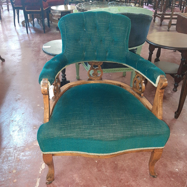 Draylon Upholstered arm chair – Elmswood Country Centre